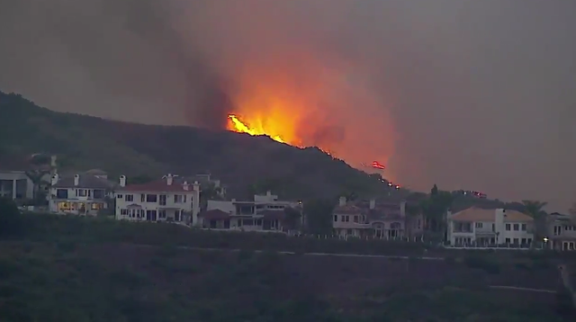 Firefighters battle 250-acre fire on Camp Pendleton line - 10News.com ...