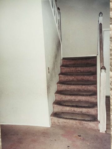 Photos: Turpin family's former Texas home had human feces on walls ...