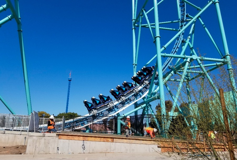 SeaWorld San Diego's new Electric Eel roller coaster opens to the ...