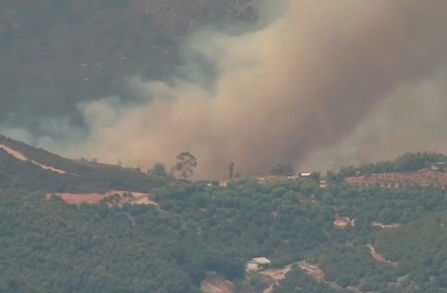Brush fire erupts in north San Diego County - 10News.com KGTV-TV San Diego