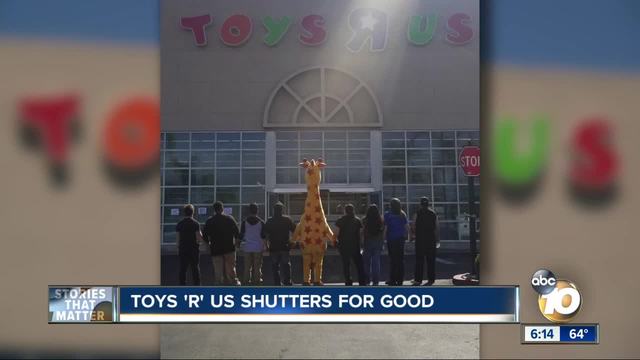 Escondido Toys 'R' Us employees bid farewell in emotional photo ...